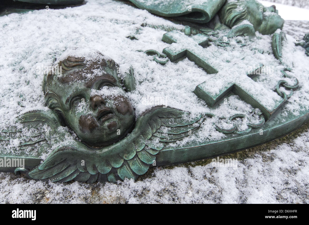 The snow covered tomb of Augustin Ehrensvärd in the Great Courtyard on ...