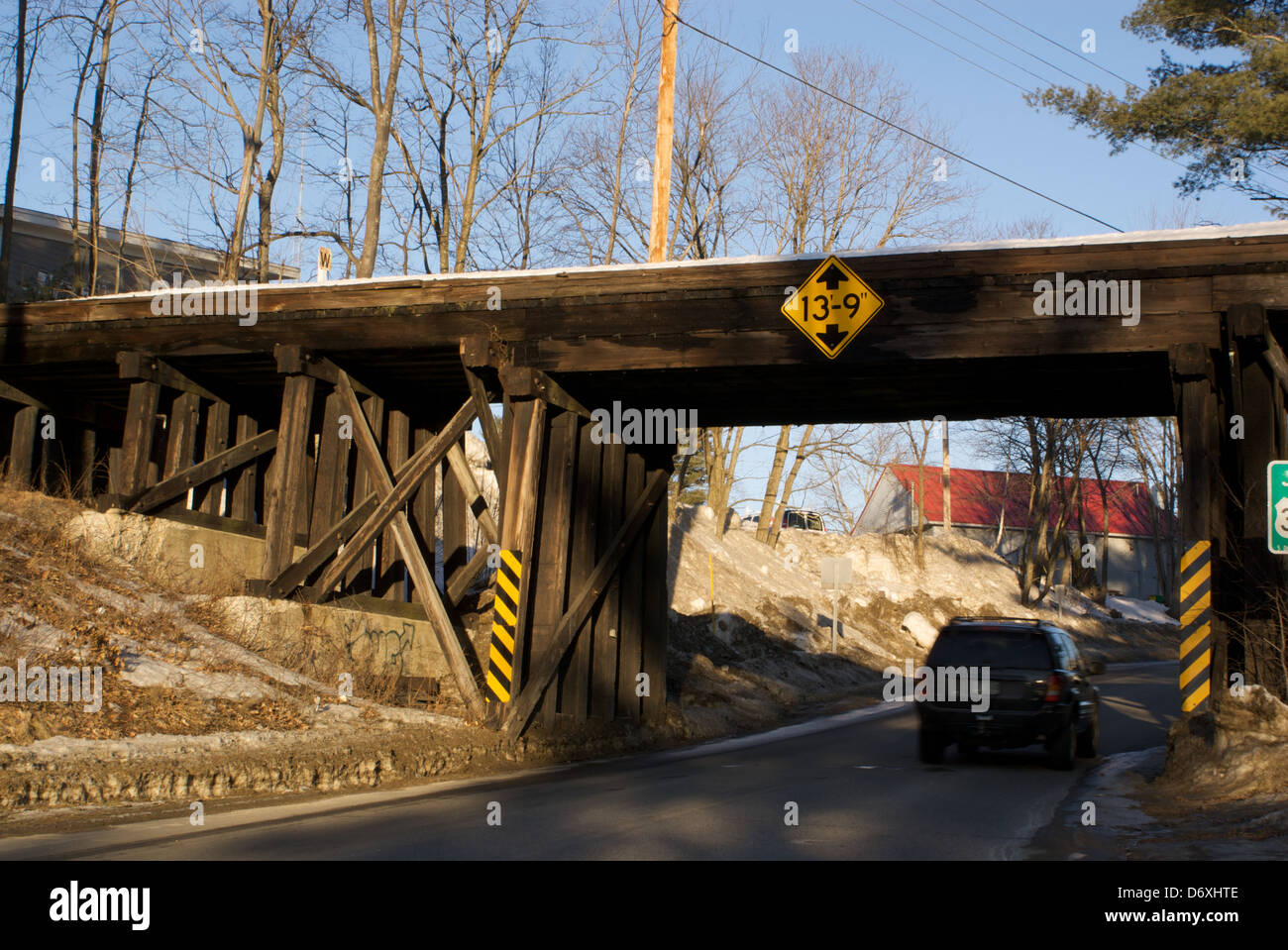 Restricted height hi-res stock photography and images - Alamy