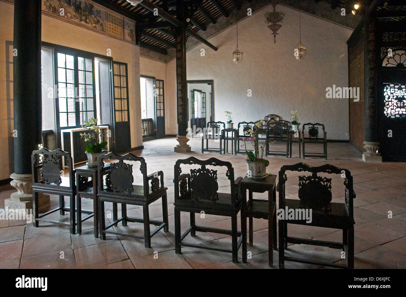 Chinese traditional house interior hi-res stock photography and images ...