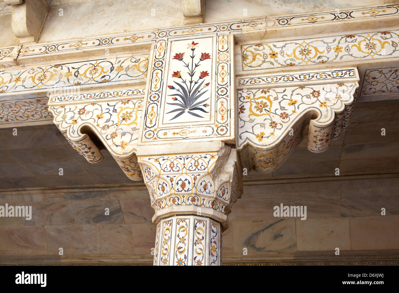 Agra, Red Fort - detail of decorative stone marble column heads ...