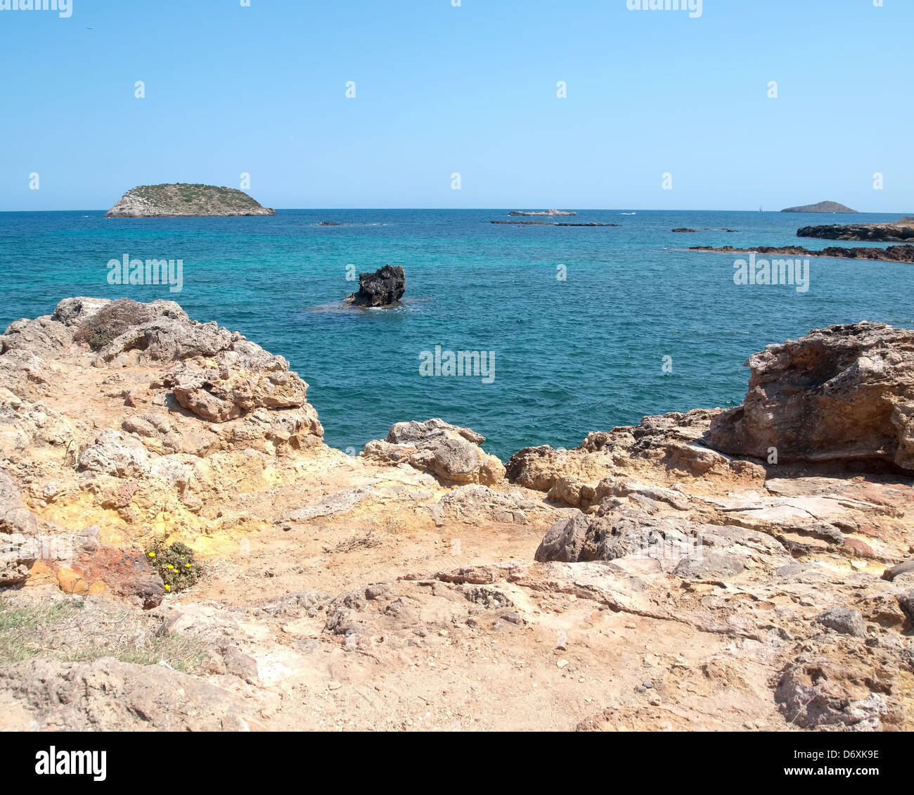 Scattered rocks hi-res stock photography and images - Alamy