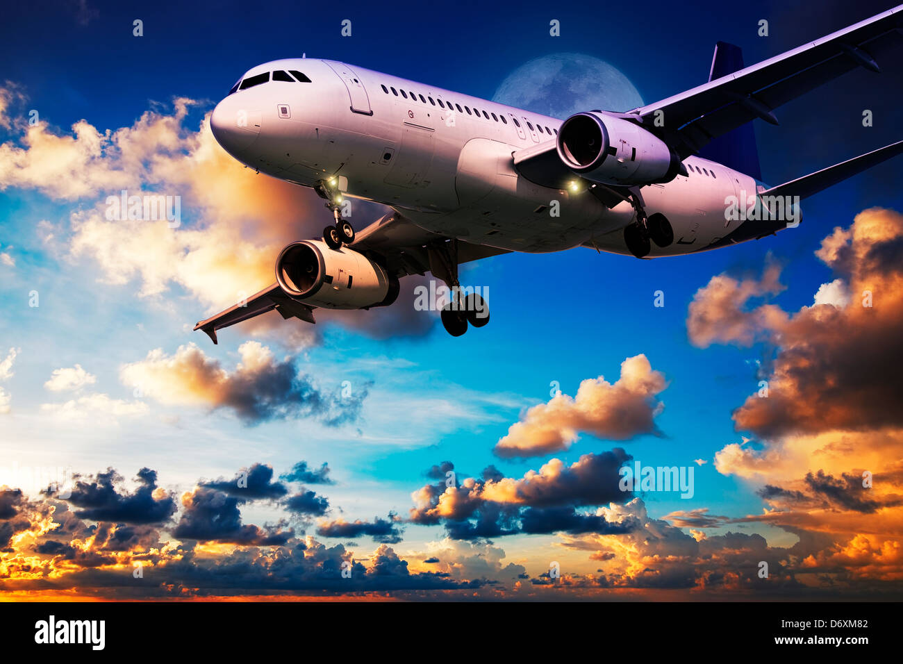 Airplane sky night full moon hi-res stock photography and images - Alamy