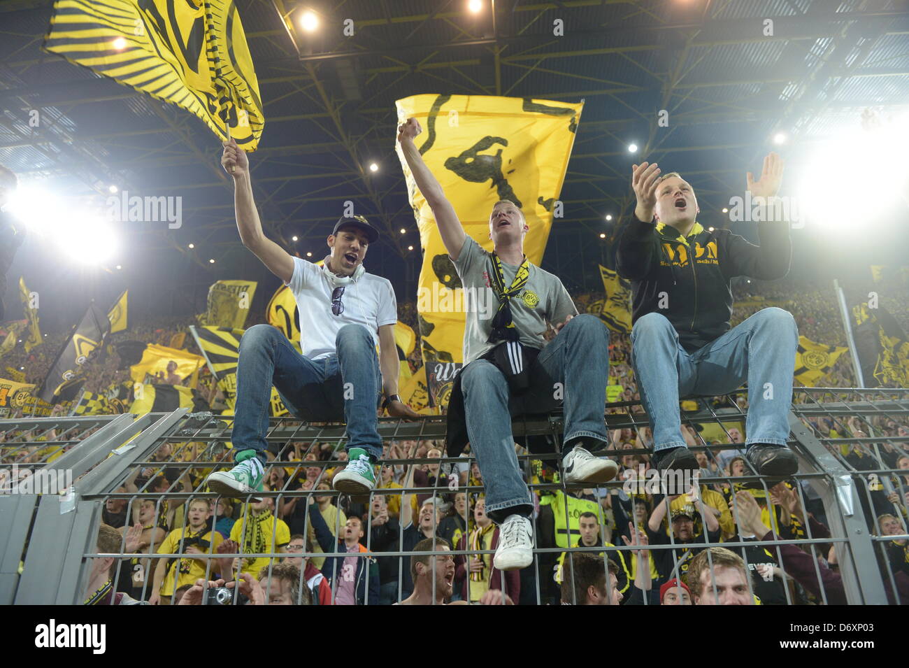 Bvb supporters hi-res stock photography and images - Alamy