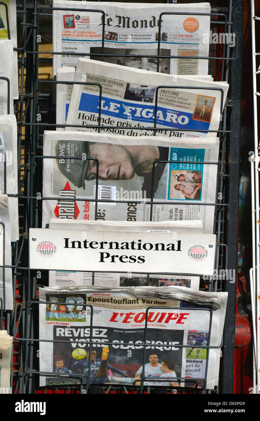 Old newspaper rack hi-res stock photography and images - Alamy