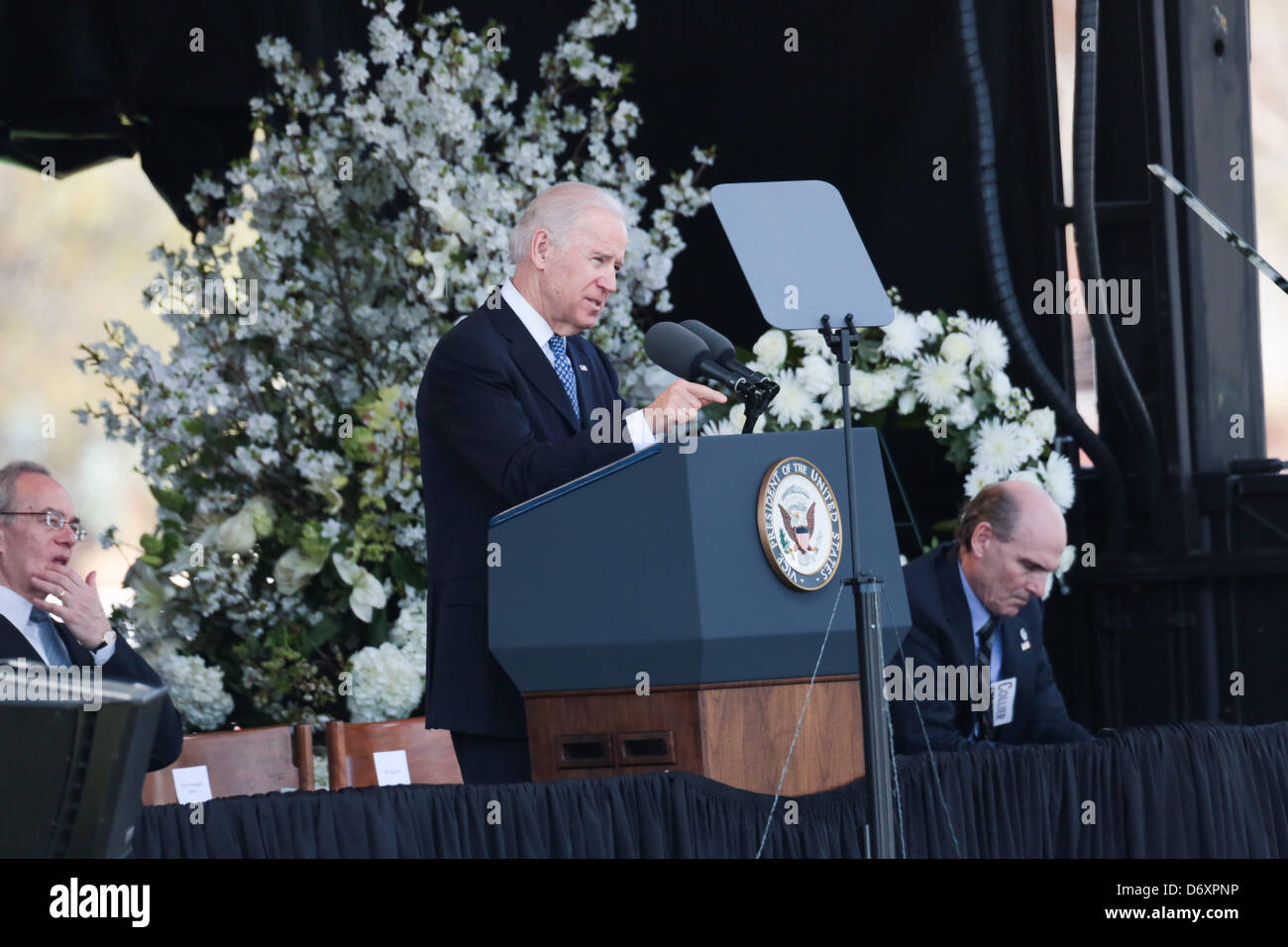 Cambridge, Massachusetts, USA. 24th April, 2013. Thousands joined on ...
