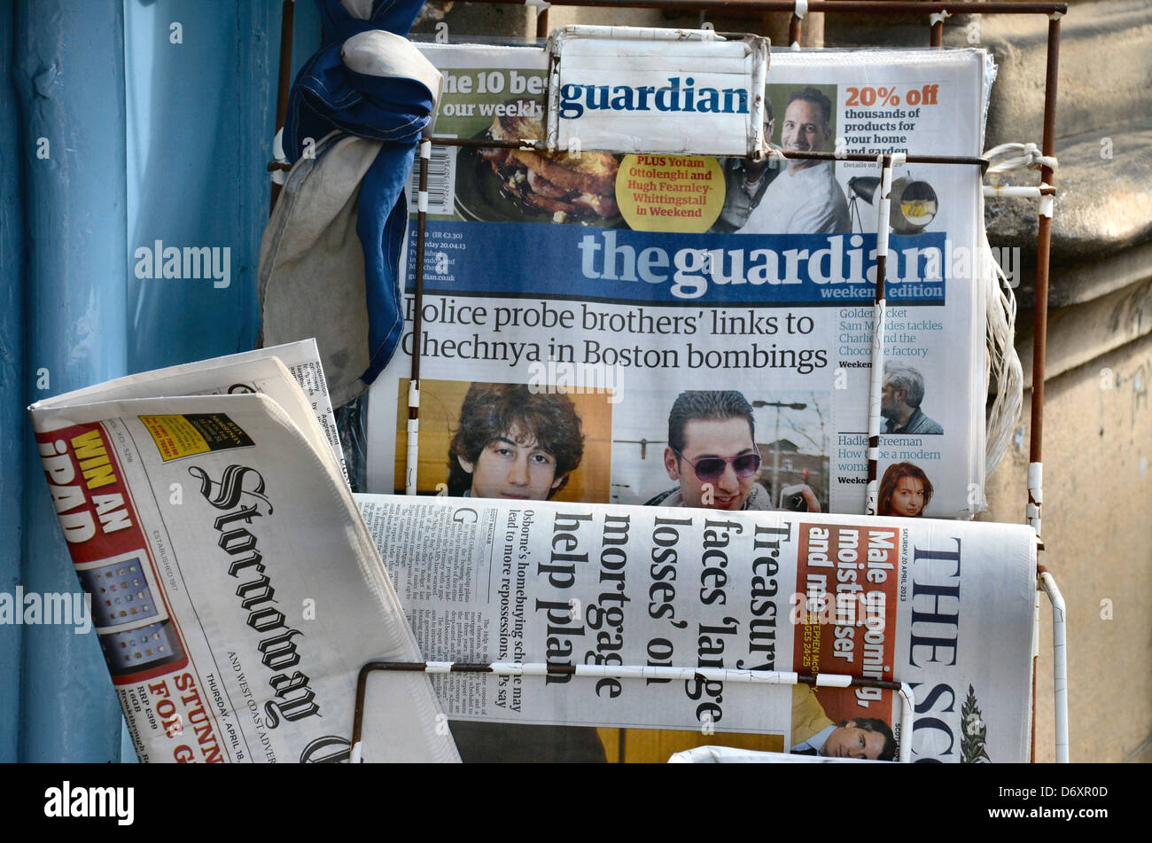 Newspapers uk hi-res stock photography and images - Alamy