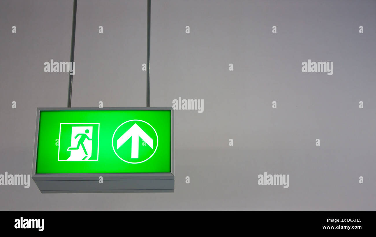 Evacuation route sign building hi-res stock photography and images - Alamy