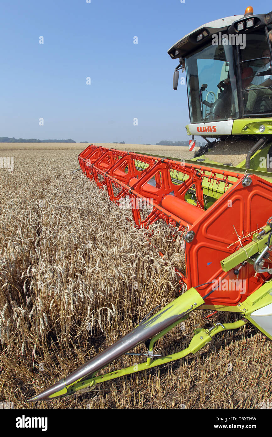 Claas harvester hi-res stock photography and images - Alamy