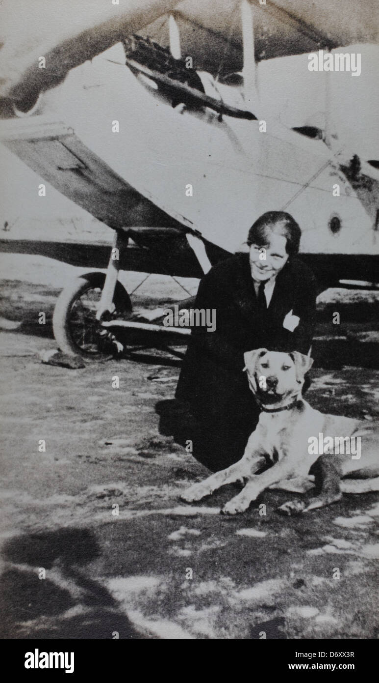 Amelia Earhart And Neta Snook