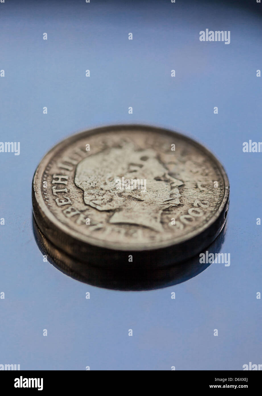 Moneda circular hi-res stock photography and images - Alamy