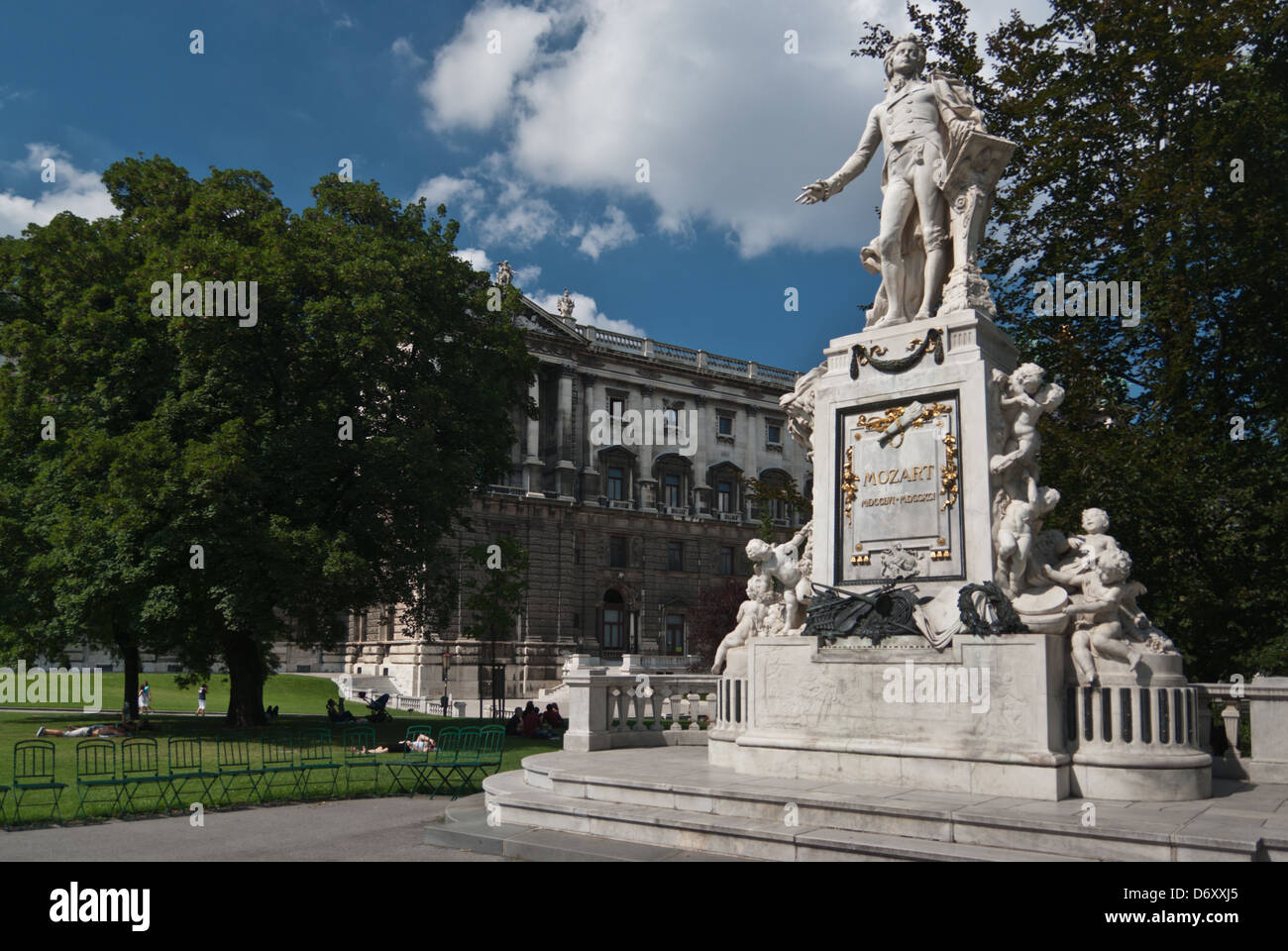Statue of mozart in burggarten hi-res stock photography and images - Alamy