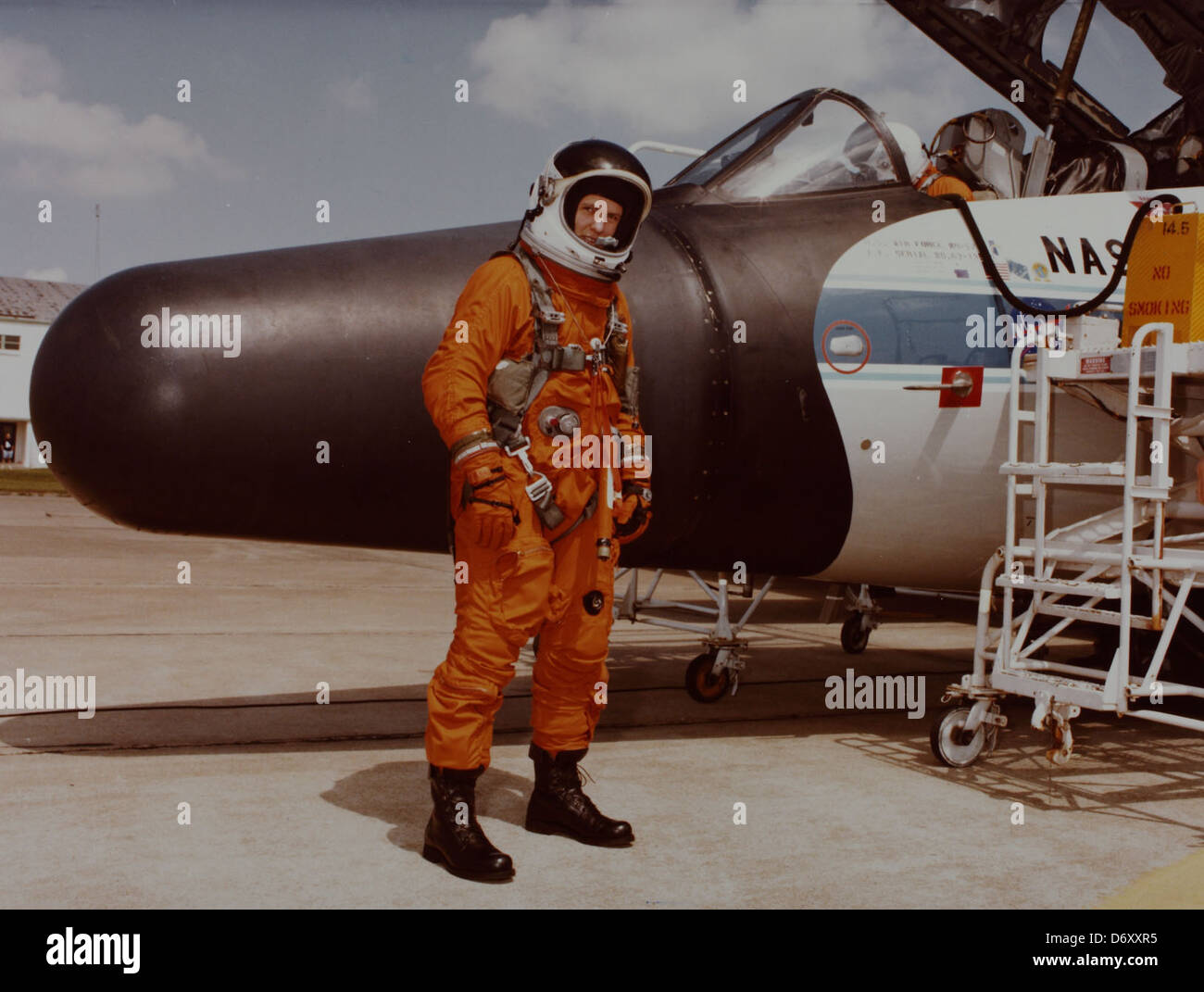 Pressuresuit hi-res stock photography and images - Alamy