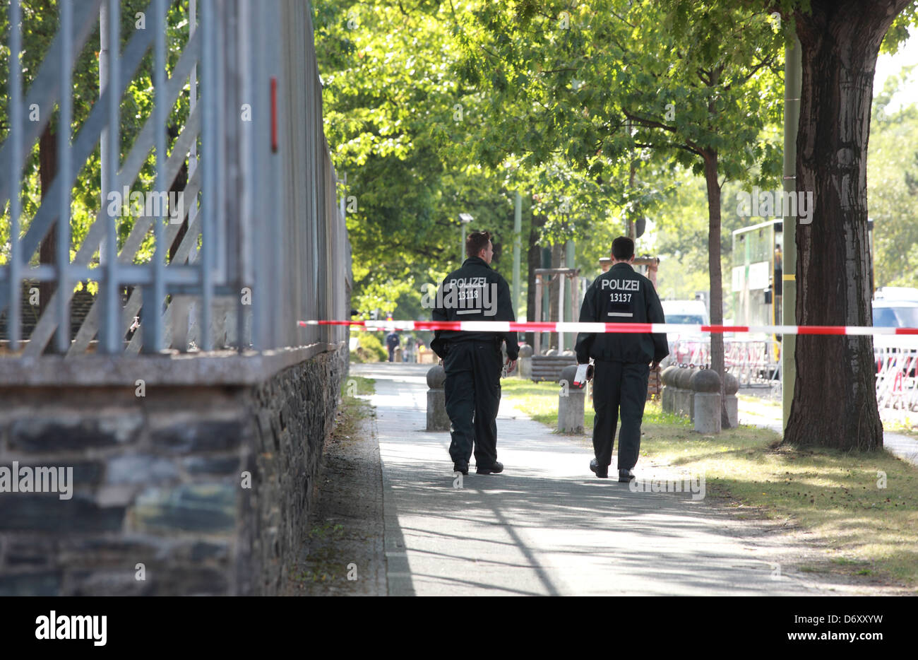 Deployment of police hi-res stock photography and images - Alamy