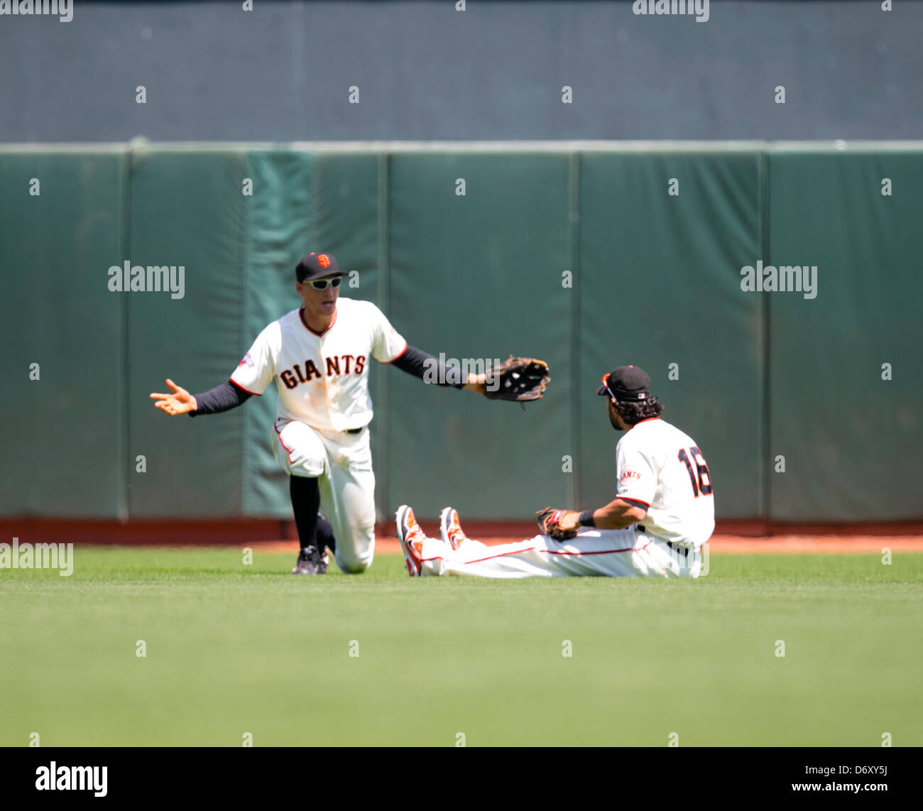 April 24, 2013: San Francisco Giants right fielder Hunter Pence (8) and ...