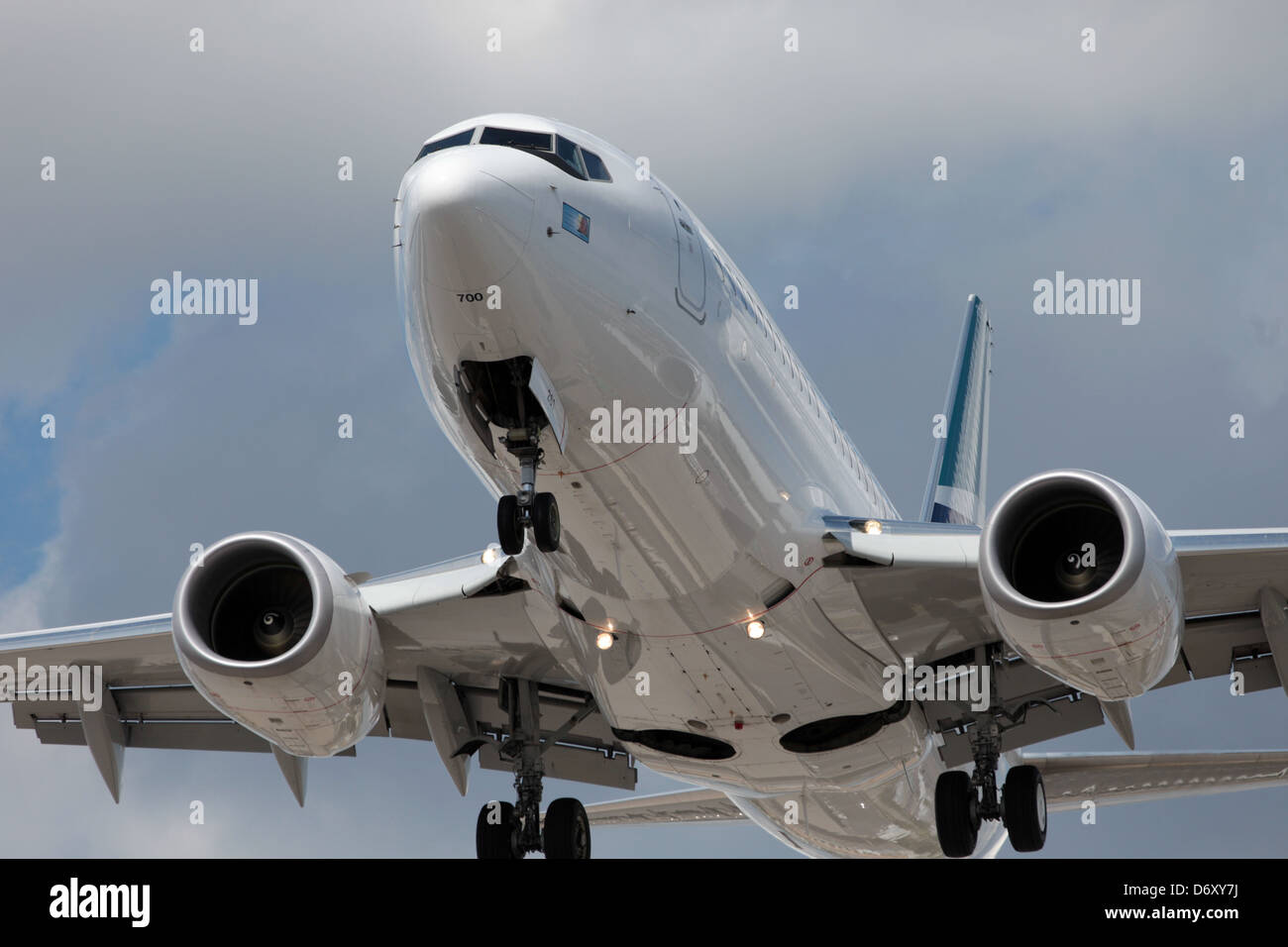 Westjet Boeing 737-800 Landing at Toronto Pearson Airport, Ontario ...