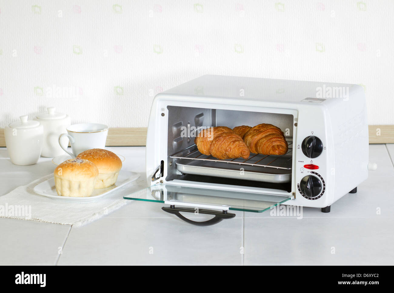 Roaster oven hi-res stock photography and images - Alamy
