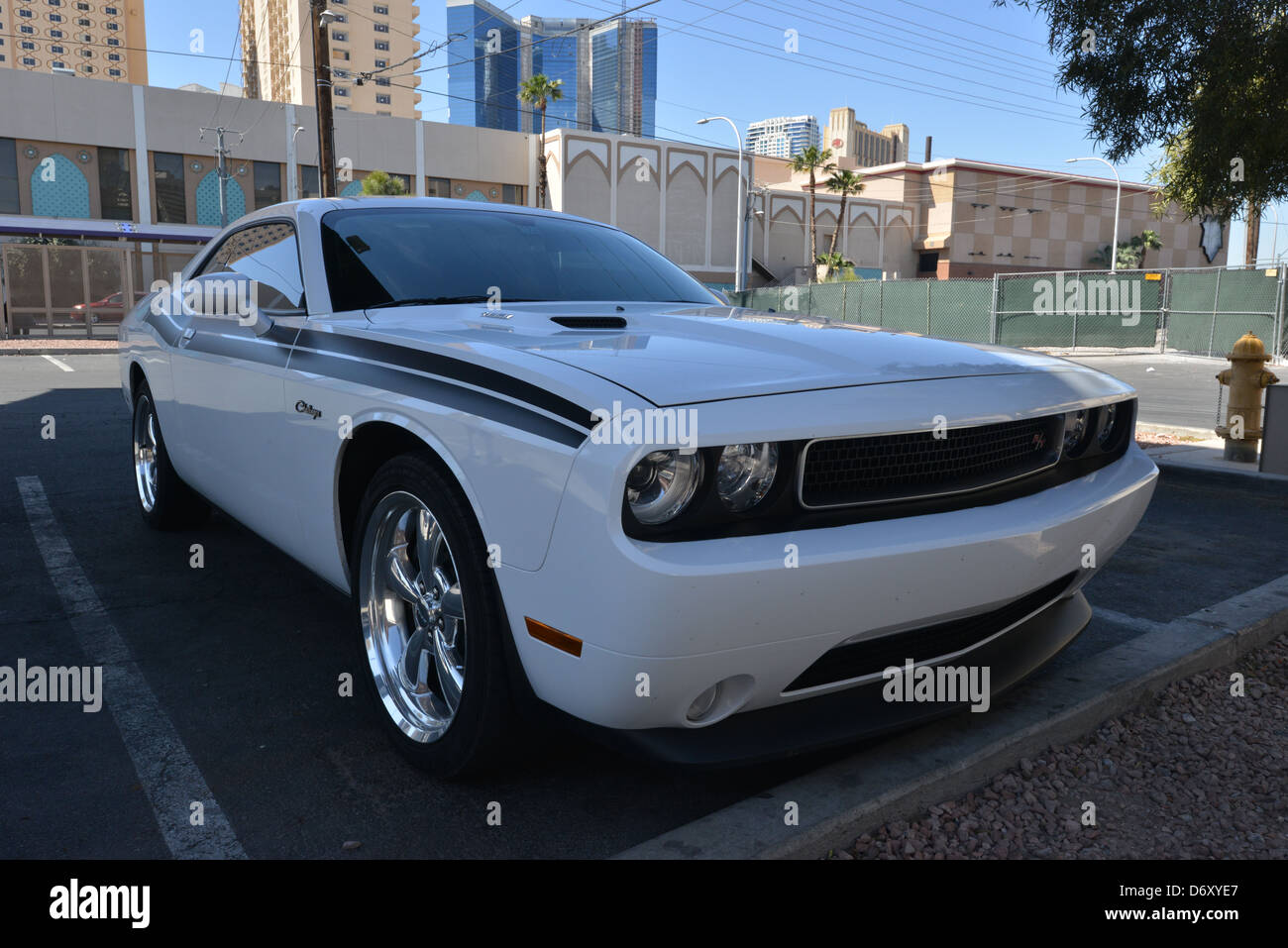 Dodge challenger hi-res stock photography and images - Alamy