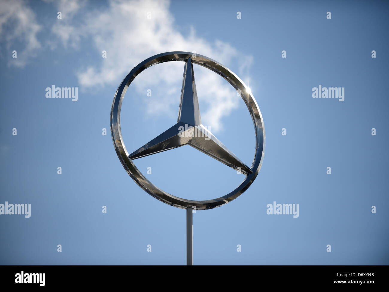 Mercedes Benz Star High Resolution Stock Photography and Images - Alamy
