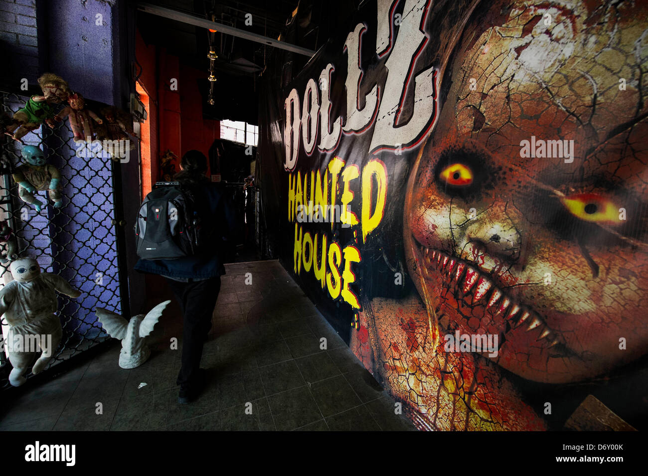 Haunted bus hi-res stock photography and images - Alamy