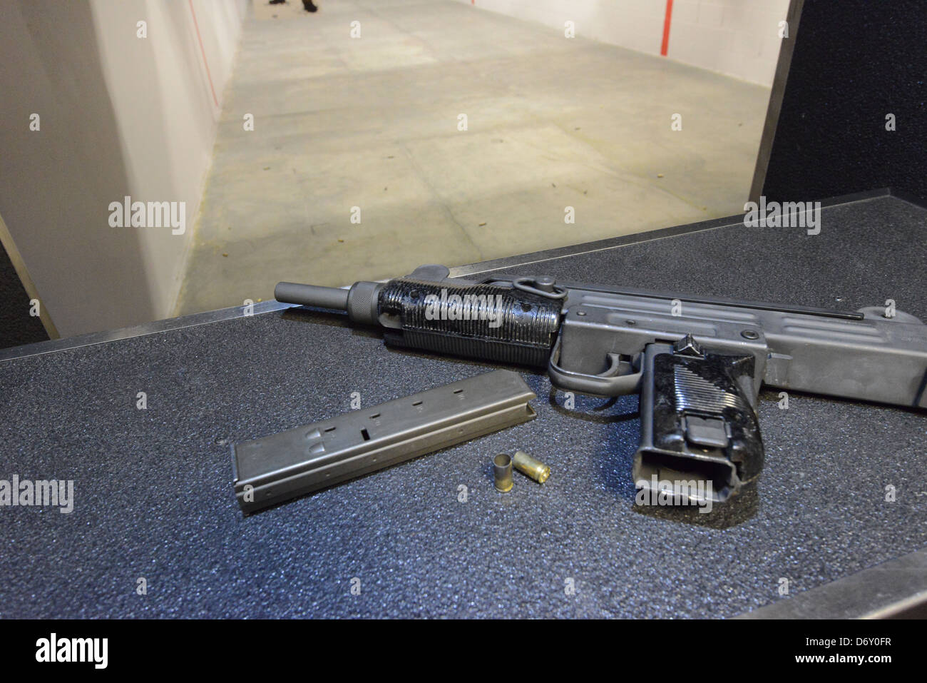 Uzi Machine gun Stock Photo - Alamy