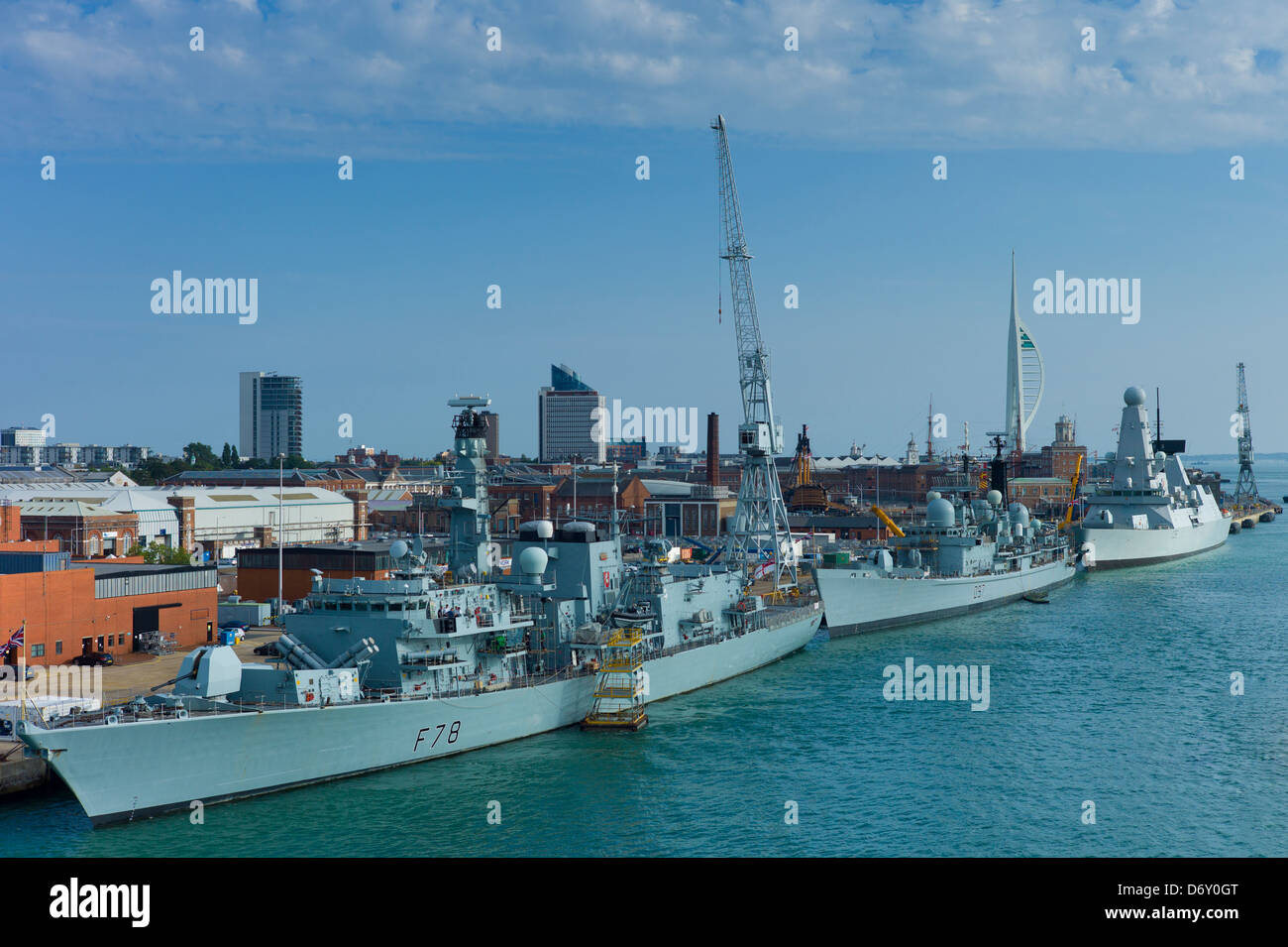 Royal navy ships hi-res stock photography and images - Alamy