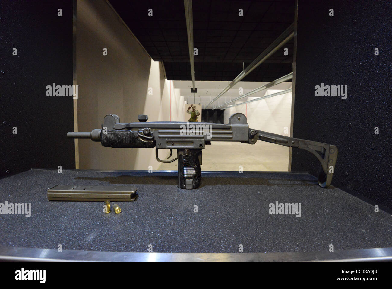Uzi Machine gun Stock Photo - Alamy