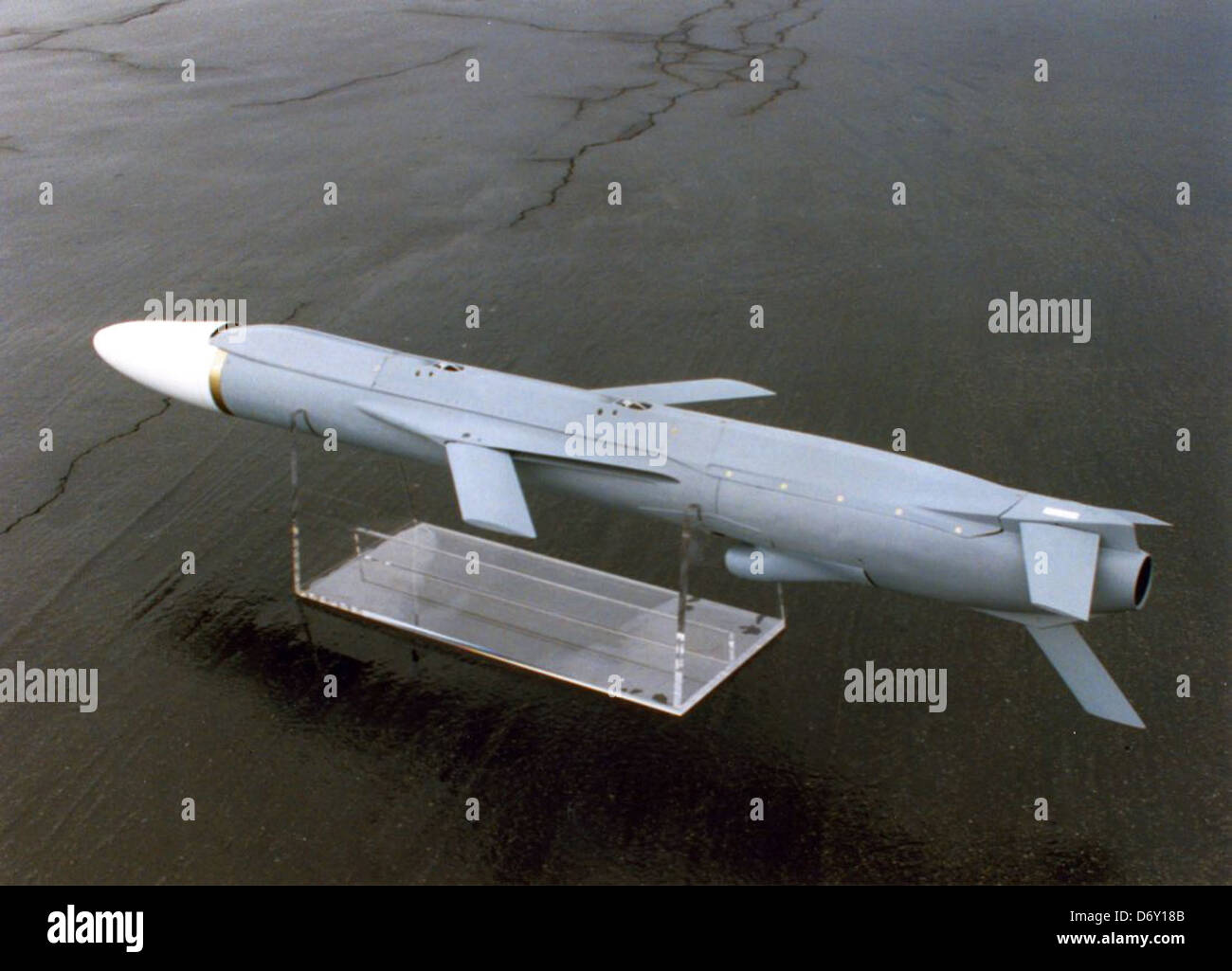 The TRA C96-003-130 MALD is an expendable airborne decoy used by ...