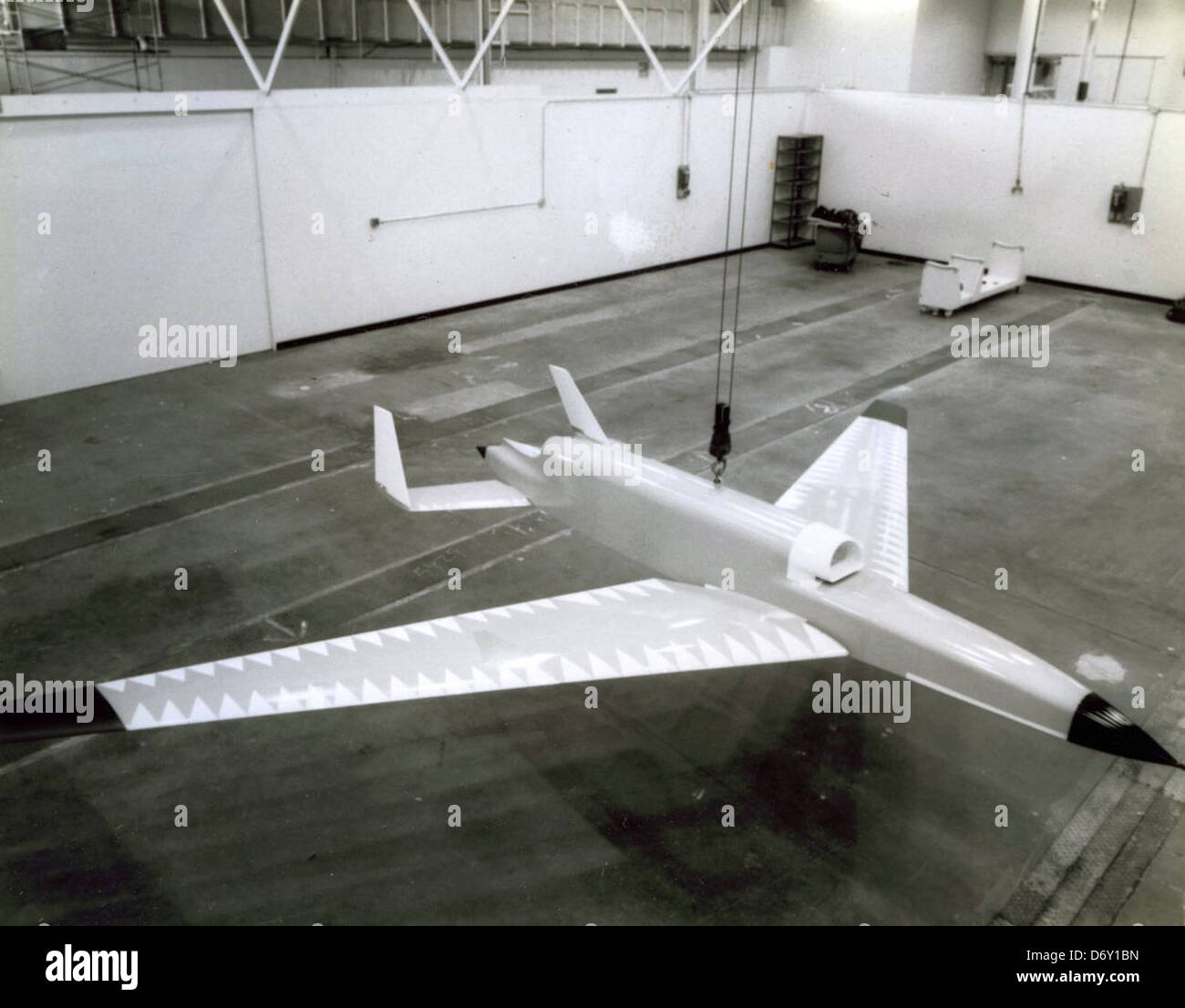 The TRA 5-3225 Model 154 is a 67% scale model of the AQM-91A Compass ...