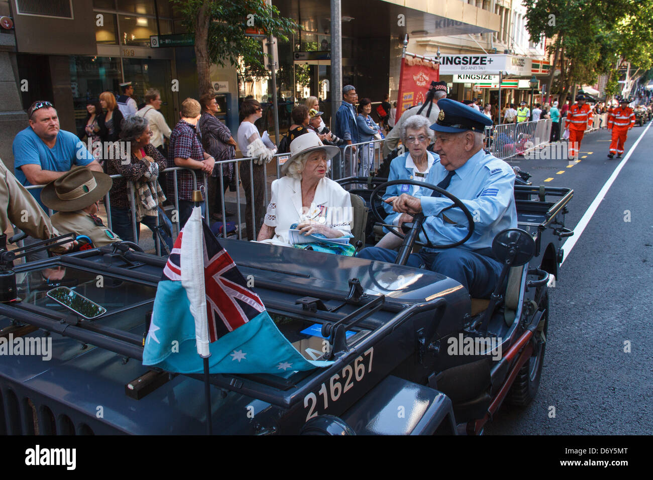 Australian naval parade hi-res stock photography and images - Alamy