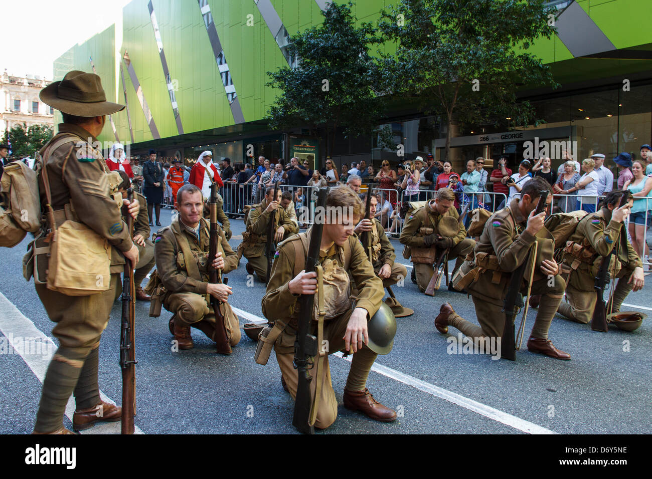 Australian naval parade hi-res stock photography and images - Alamy