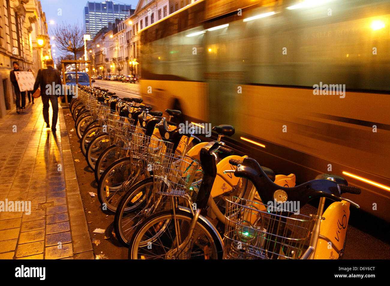 Rental bikes brussels hi-res stock photography and images - Alamy
