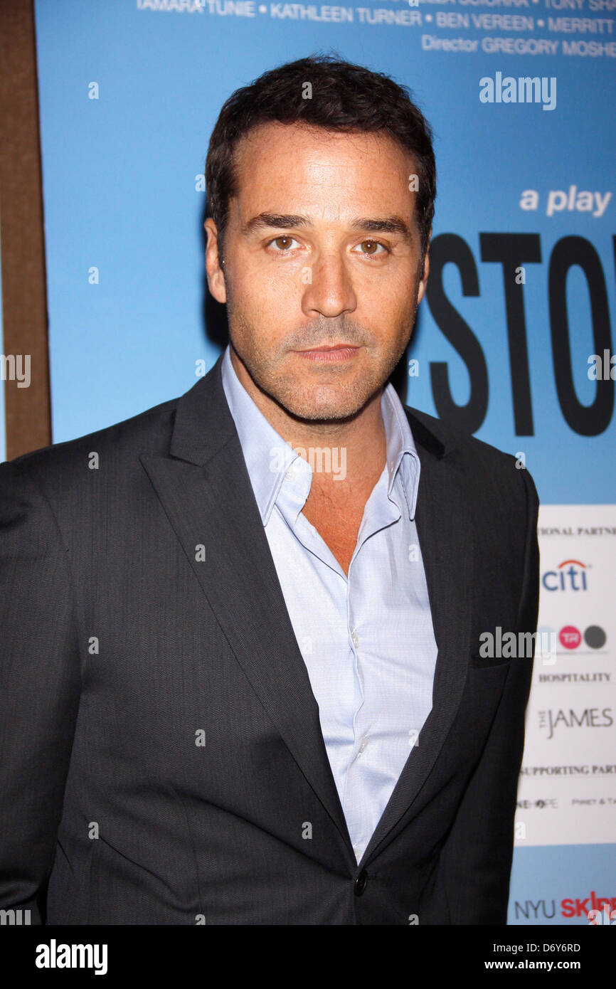 Jeremy Piven Reading of Sarah Tuft's '110 Stories', a benefit for New ...