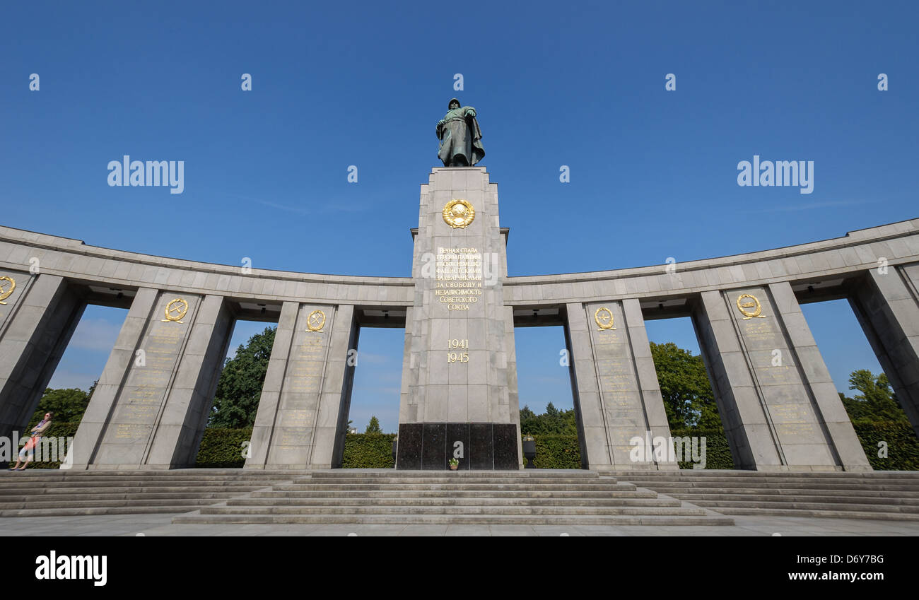 The Sowjetische Ehrenmal (Soviet Memorial Stock Photo - Alamy