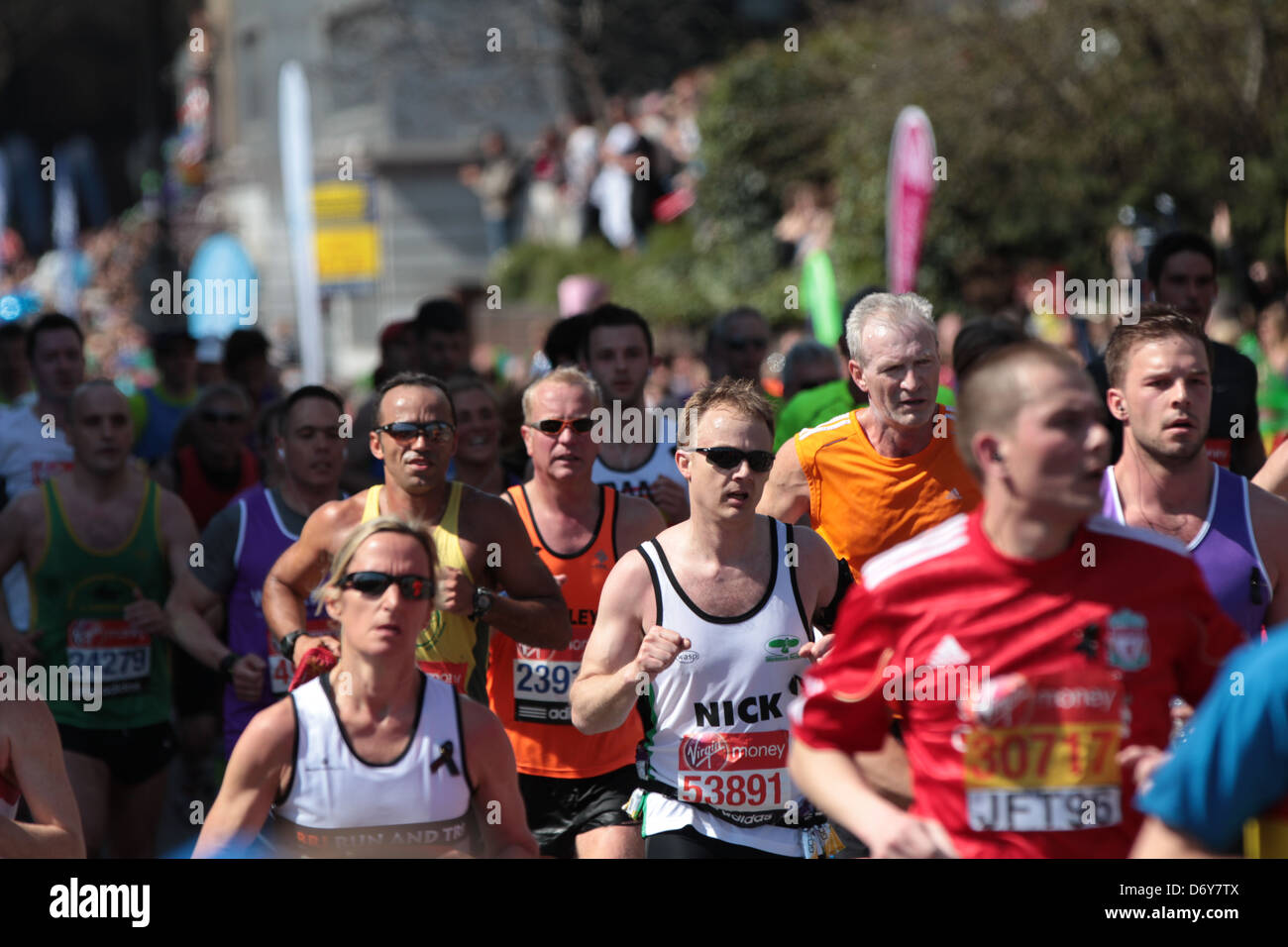 London marathon sick runner hi-res stock photography and images - Alamy