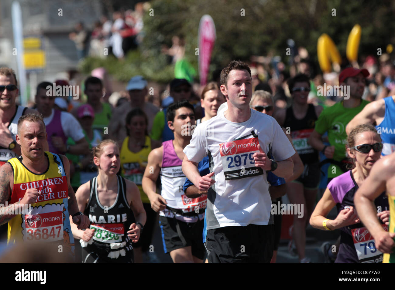 London marathon sick runner hi-res stock photography and images - Alamy