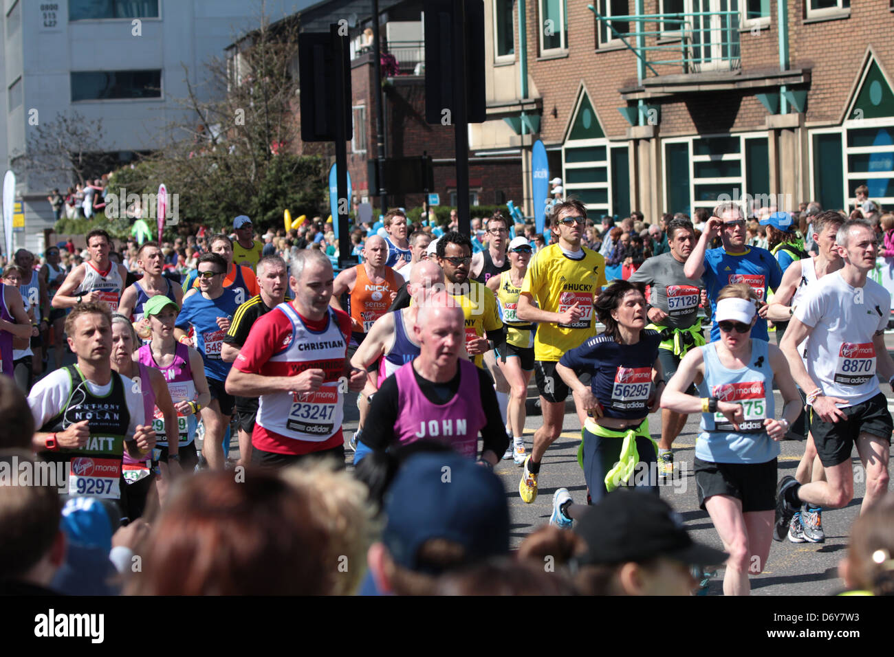 London marathon sick runner hi-res stock photography and images - Alamy