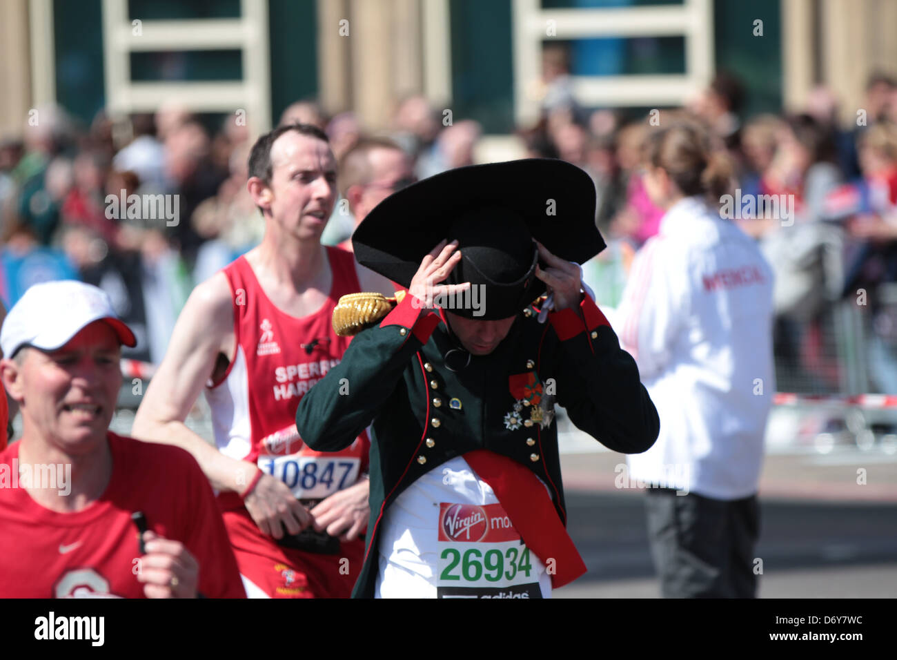 London marathon sick runner hi-res stock photography and images - Alamy