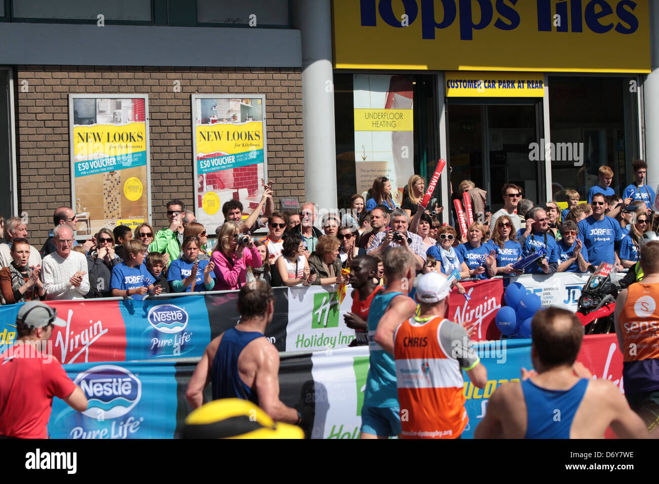 London marathon sick runner hi-res stock photography and images - Alamy