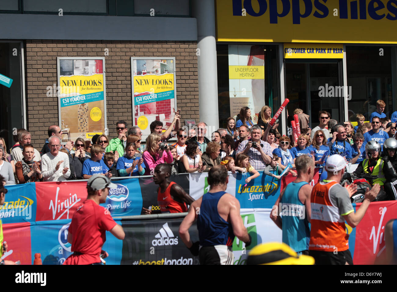 London marathon sick runner hi-res stock photography and images - Alamy