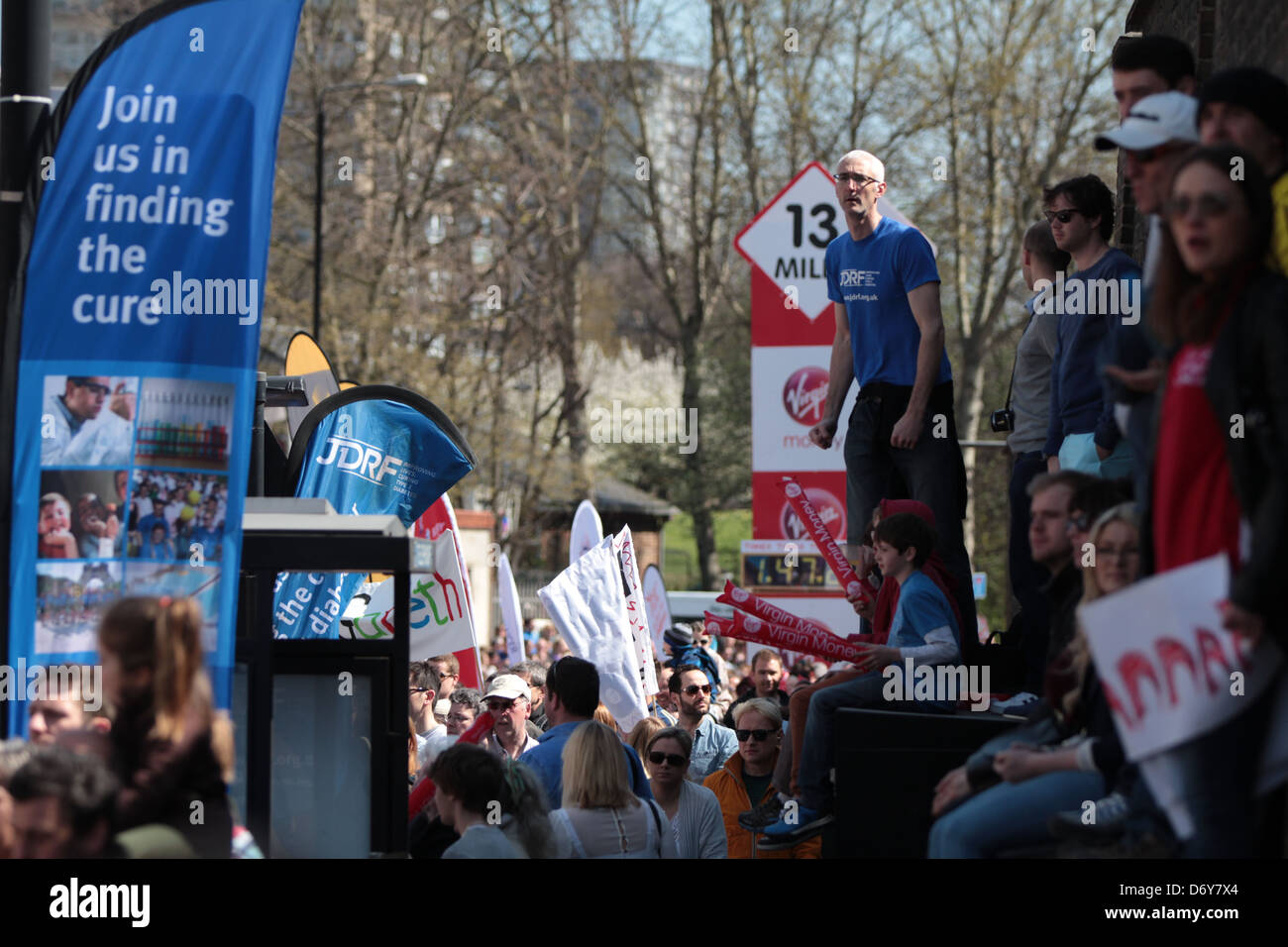 London marathon sick runner hi-res stock photography and images - Alamy