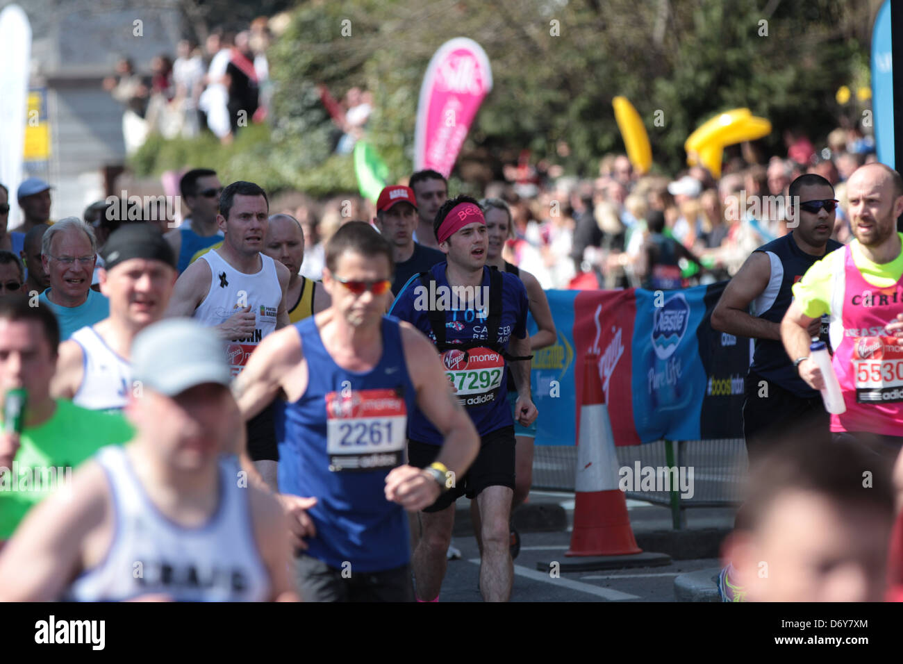 London marathon sick runner hi-res stock photography and images - Alamy