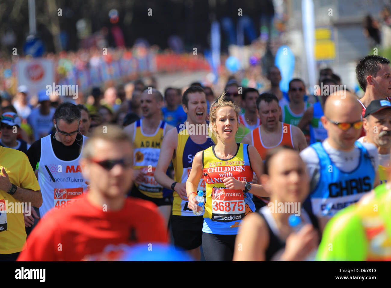 London marathon sick runner hi-res stock photography and images - Alamy