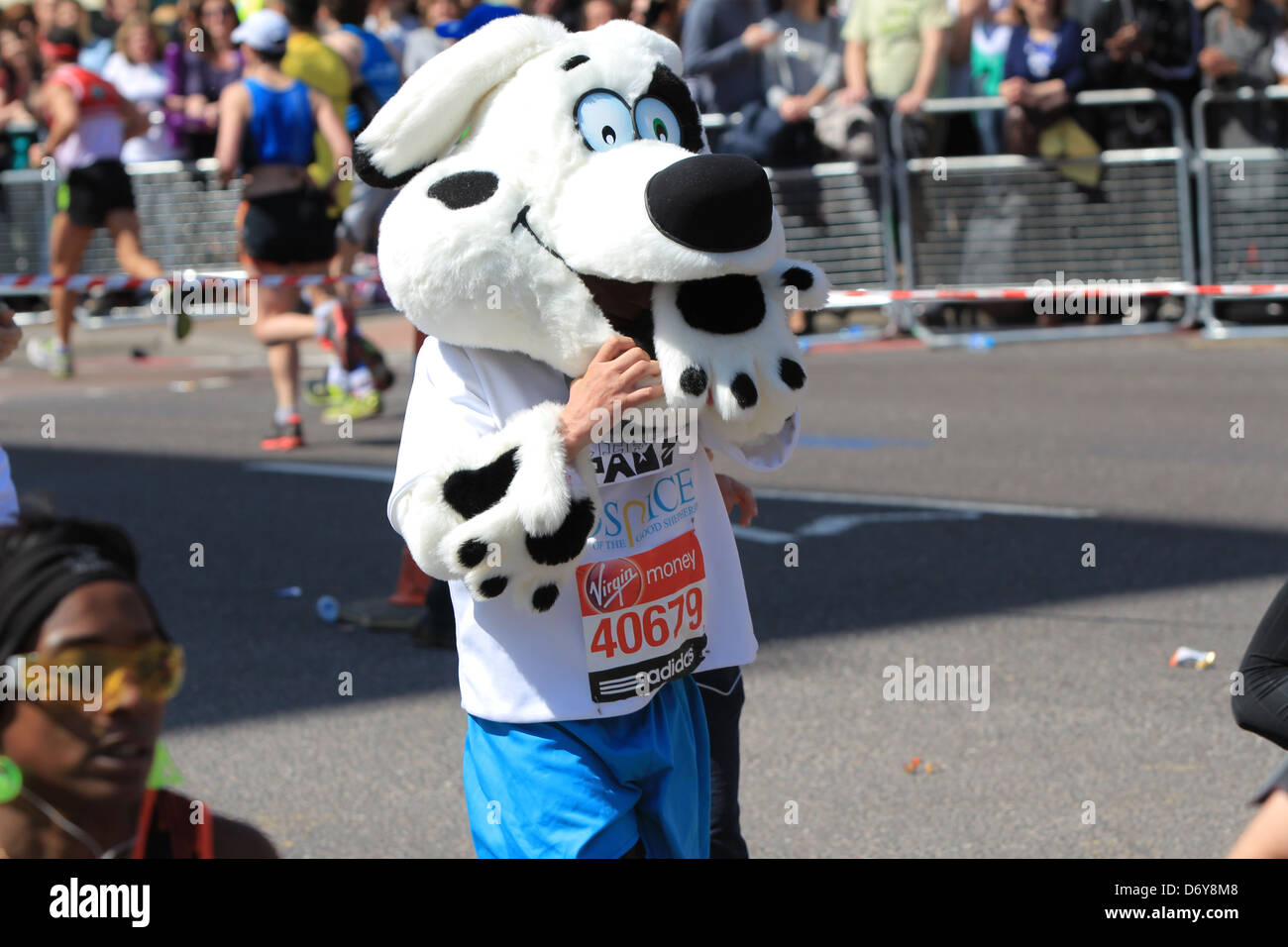 London marathon sick runner hi-res stock photography and images - Alamy