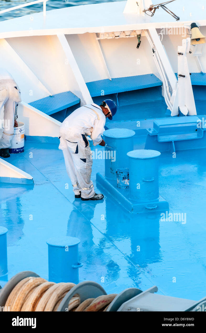 Thomson Destiny; men; working; foredeck; ship; nautical Stock Photo - Alamy