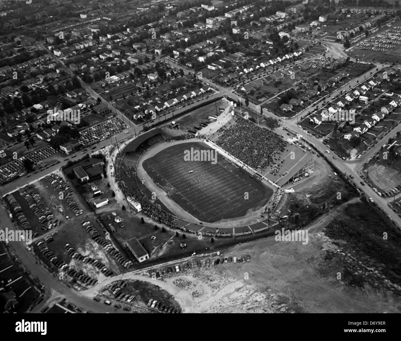 Aerial bowl Black and White Stock Photos & Images - Alamy