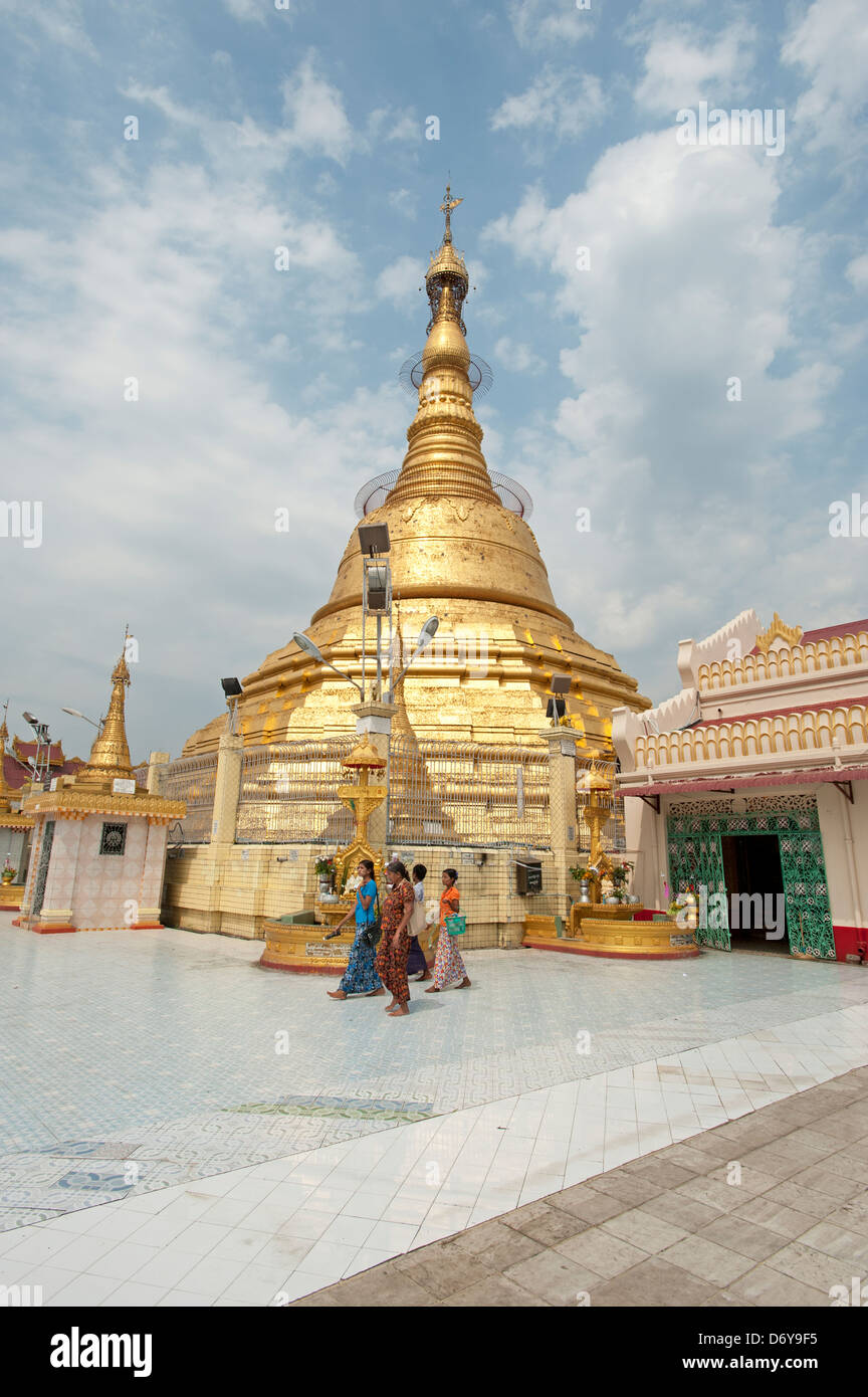 Botataung golden temple stupa hi-res stock photography and images - Alamy