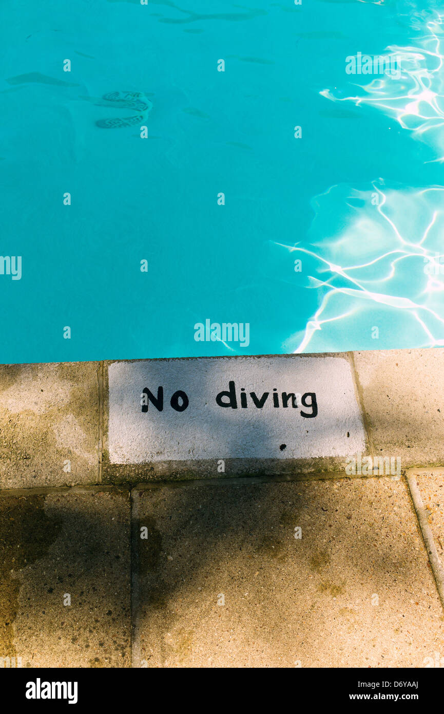 Pool no water dive hi-res stock photography and images - Alamy
