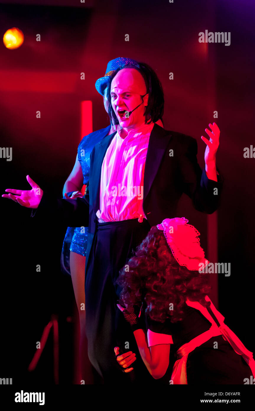 Cabaret cruise hi-res stock photography and images - Alamy