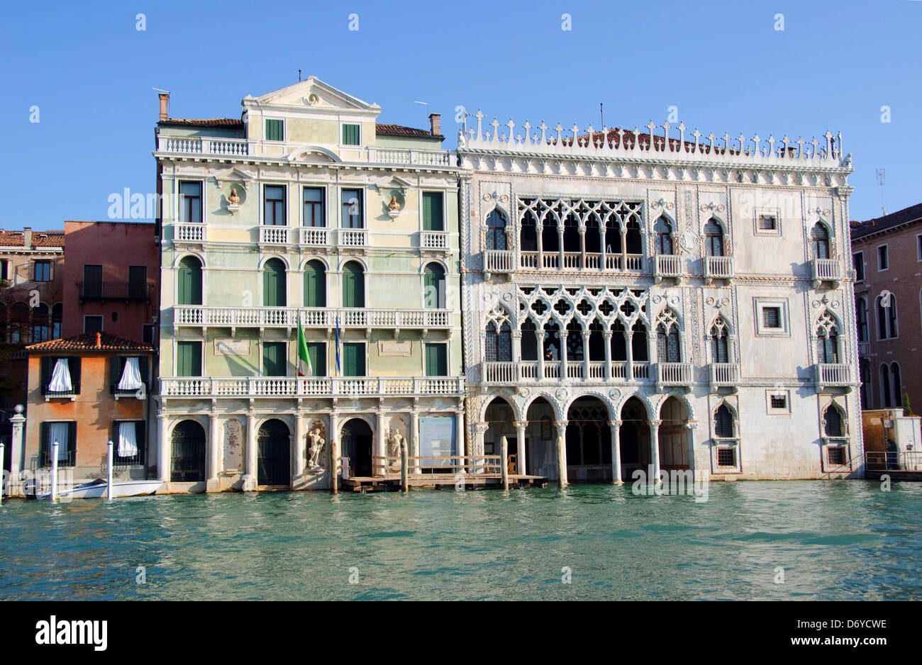 Grand waterfront mansion hi-res stock photography and images - Alamy