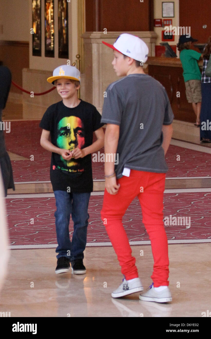 Victoria Beckham and her four children including Brooklyn, Romeo, Cruz ...